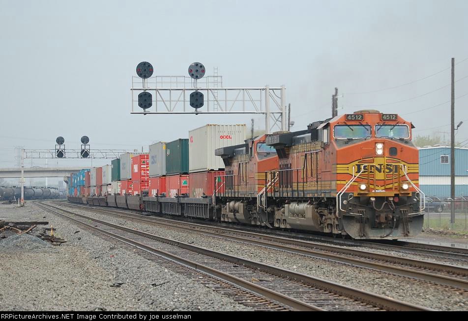 BNSF 4512